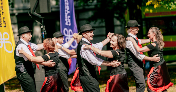 Zaļumballe ar “Apvedceļš” solistu Jāni Krūmiņu, iedvesmas lekcijas ar ...