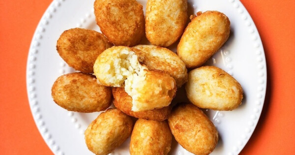 Kartupeļu–dārzeņu kroketes jeb Ko iesākt ar pāri palikušiem vārītiem ...