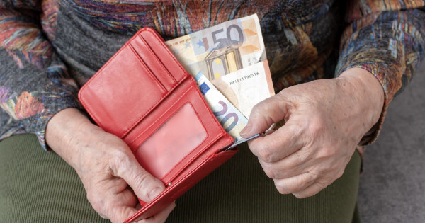 Latvijā lielākā vecuma pensija – 43 000 eiro mēnesī. Kā pie tādas ...