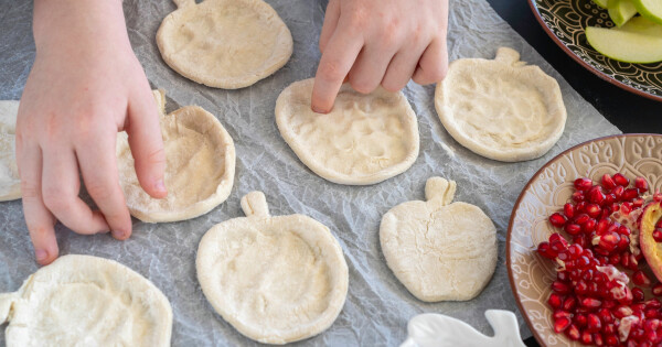 Sāļi un saldi gardumi no kārtainās mīklas. RECEPTES | Mammamuntetiem.lv