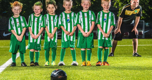 Futbola skola METTA aicina zēnus un meitenes uz futbola nodarbībām ...